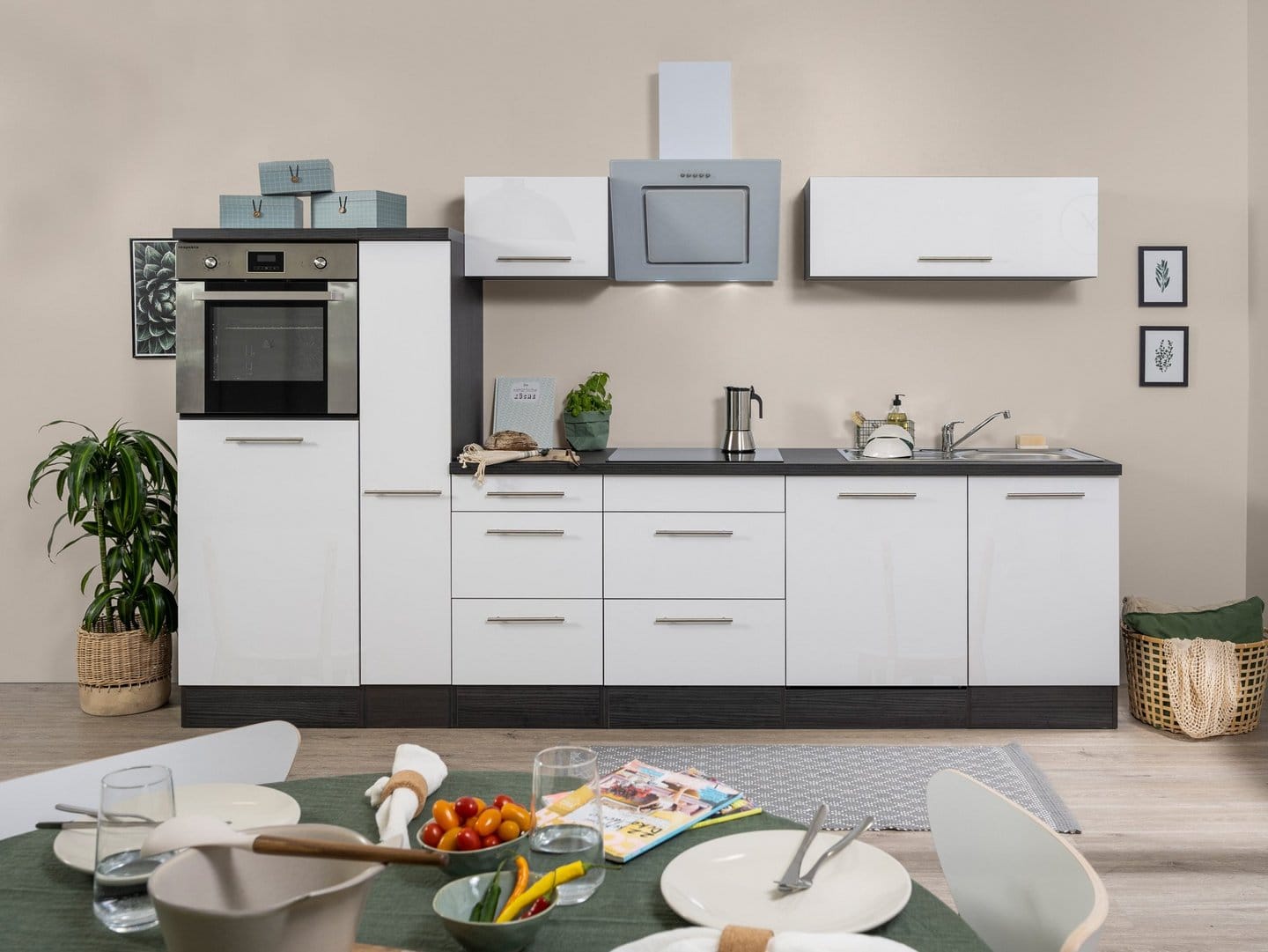 DC Kitchen 8- Straight Line, Size 310cm - Premium Kitchens